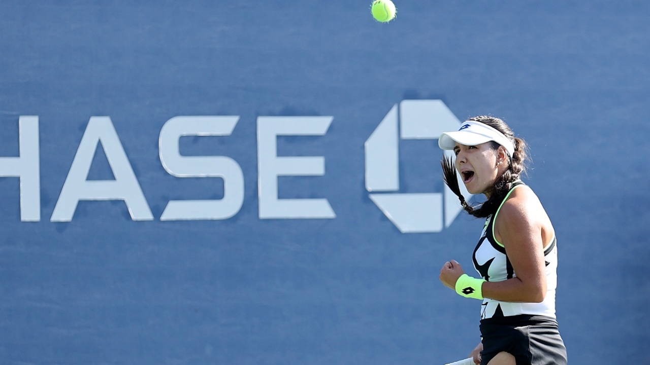 Maria Camila Osorio Serrano rides fan support through to Round 2 ...
