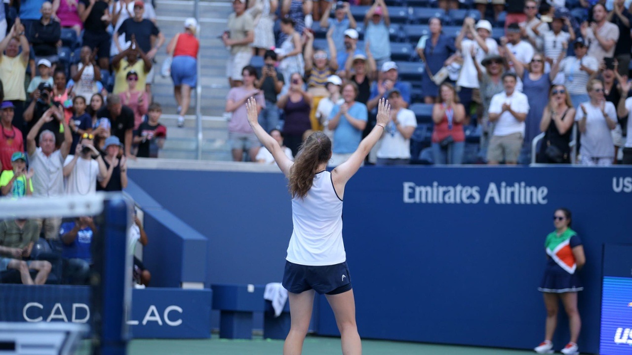 Photos: Simona Halep vs. Daria Snigur, 2022 US Open first round ...