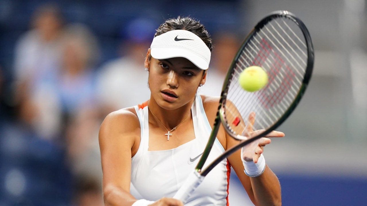 Photos: Emma Raducanu vs. Alizé Cornet, 2022 US Open first round ...