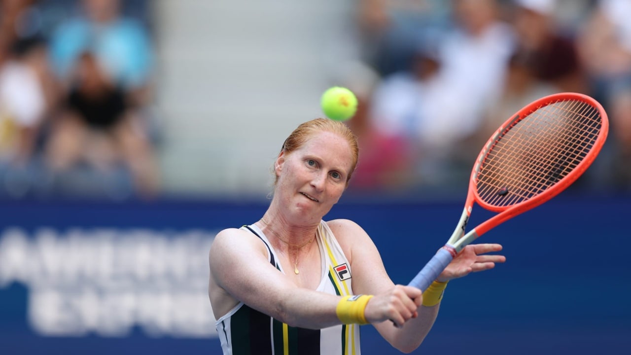 Photos: Allison Van Uytvanck vs. Venus Williams, 2022 US Open, first ...