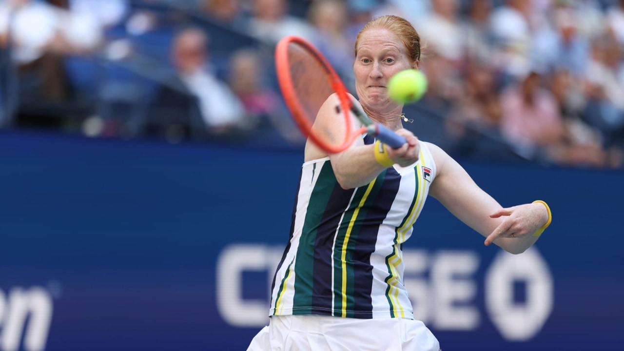 Photos: Allison Van Uytvanck vs. Venus Williams, 2022 US Open, first ...