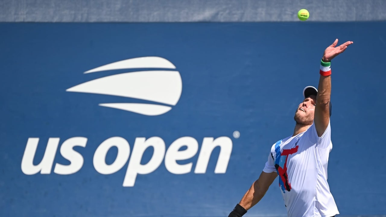 Photos: James Duckworth vs. Daniel Evans, 2022 USOpen second round ...
