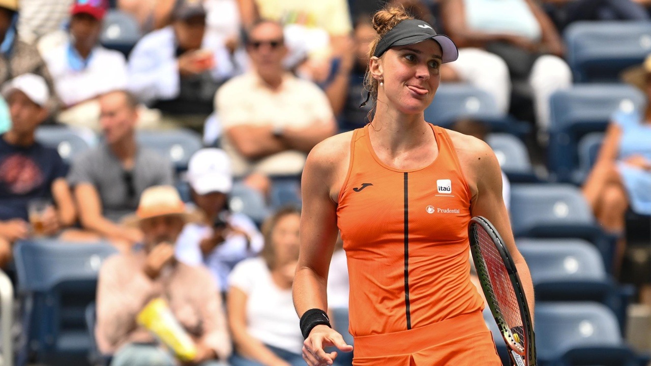 Best photos from Beatriz Haddad Maia vs. Sloane Stephens, Round 1 of ...