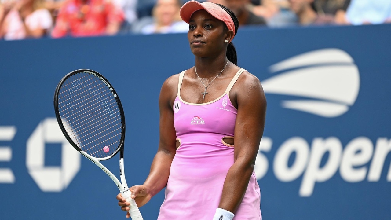 Best photos from Beatriz Haddad Maia vs. Sloane Stephens, Round 1 of ...