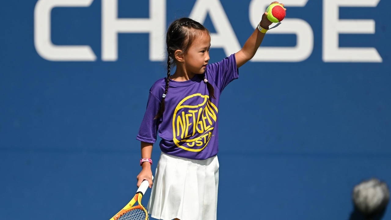 Best photos from around the grounds on Day 4 of the 2023 US Open ...