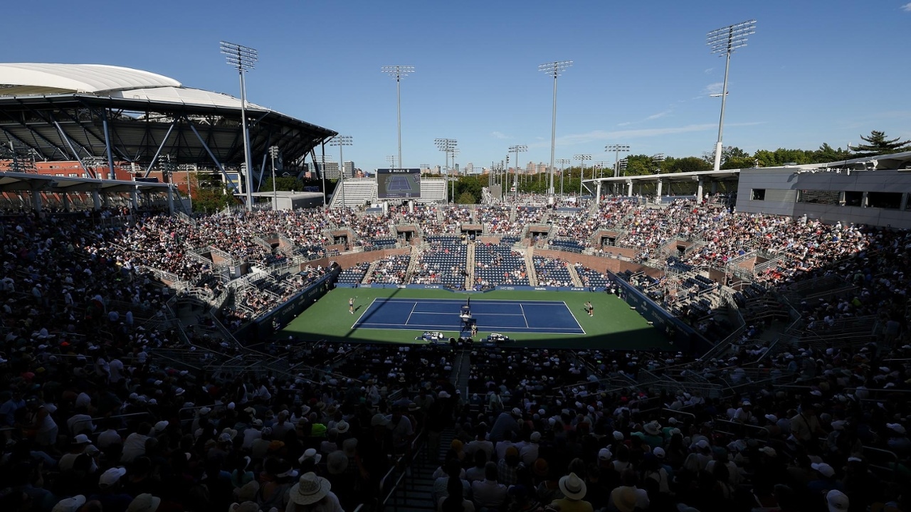 Best photos from around the grounds on Day 4 of the 2023 US Open ...