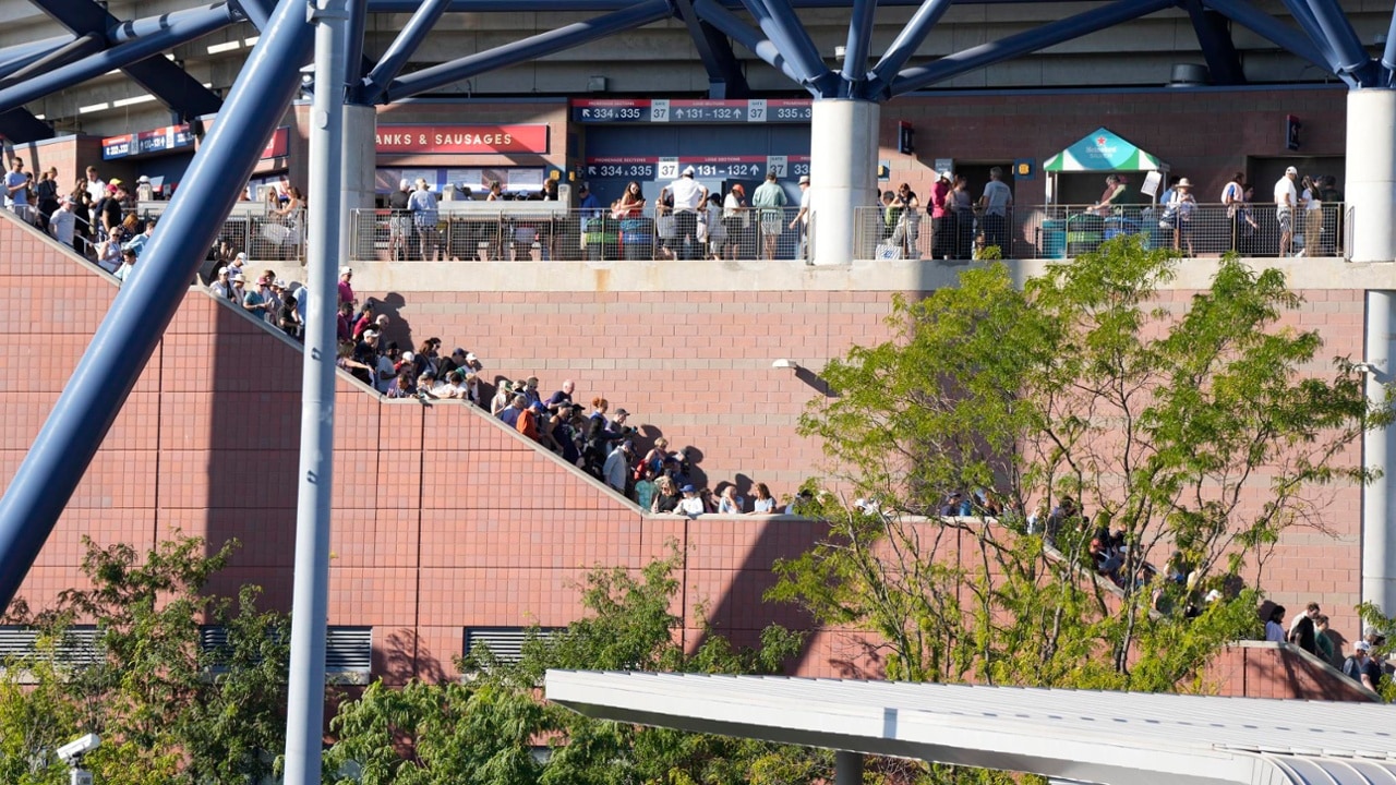 Best photos from around the grounds on Day 5 of the 2023 US Open ...