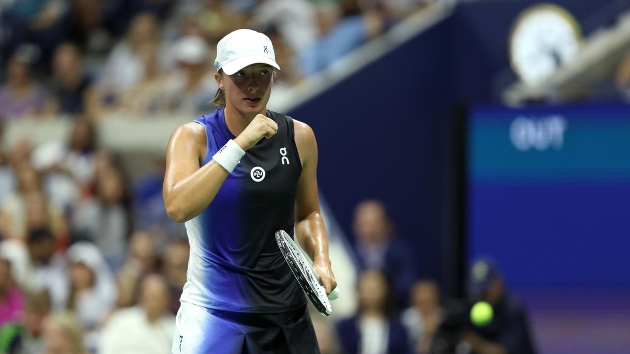 Best photos of Iga Swiatek vs. Jelena Ostapenko, Round 4 at the 2023 US ...