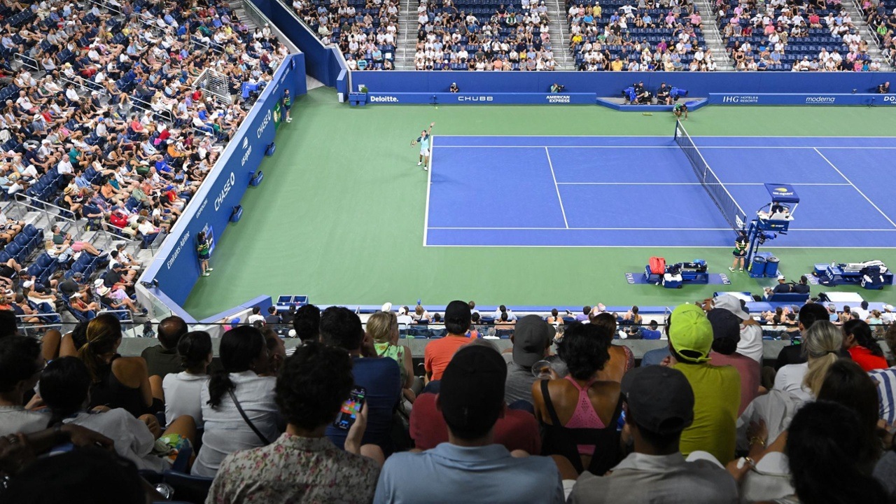 Best photos of Daniil Medvedev vs. Alex de Minaur, Round 4 at the 2023 ...
