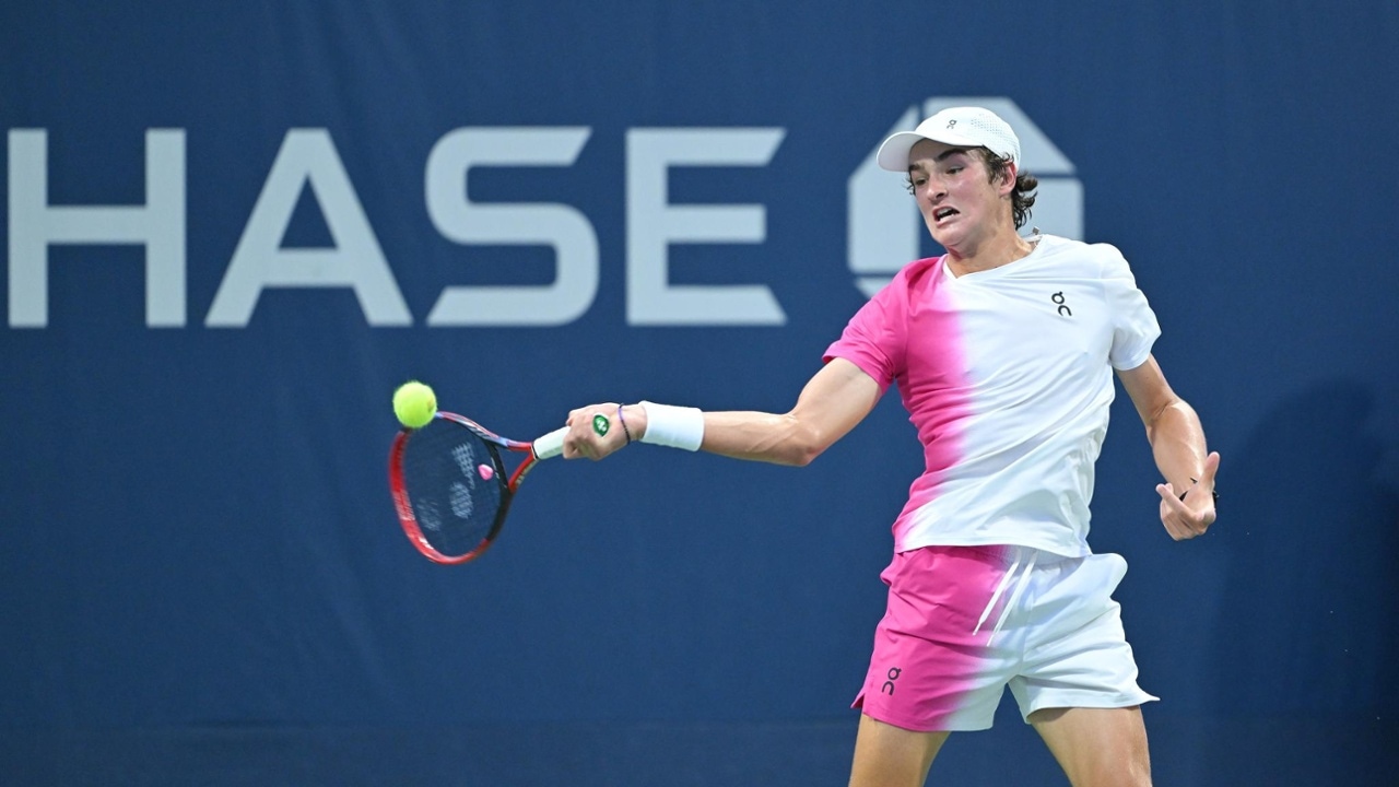 Best photos of Joao Fonseca vs. Learner Tien, 2023 US Open boys ...