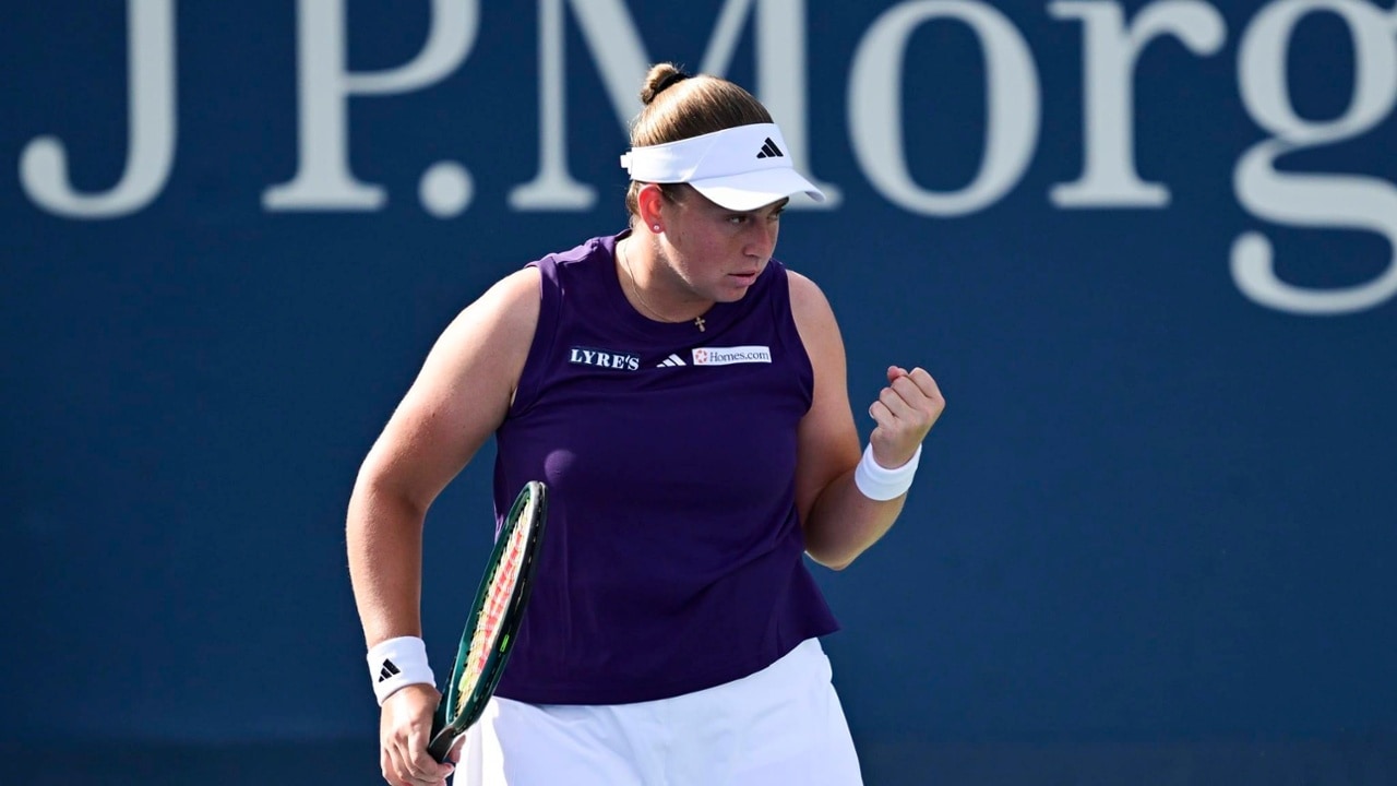 Jelena Ostapenko pushes through Round 1 in straight sets at the 2025 US ...