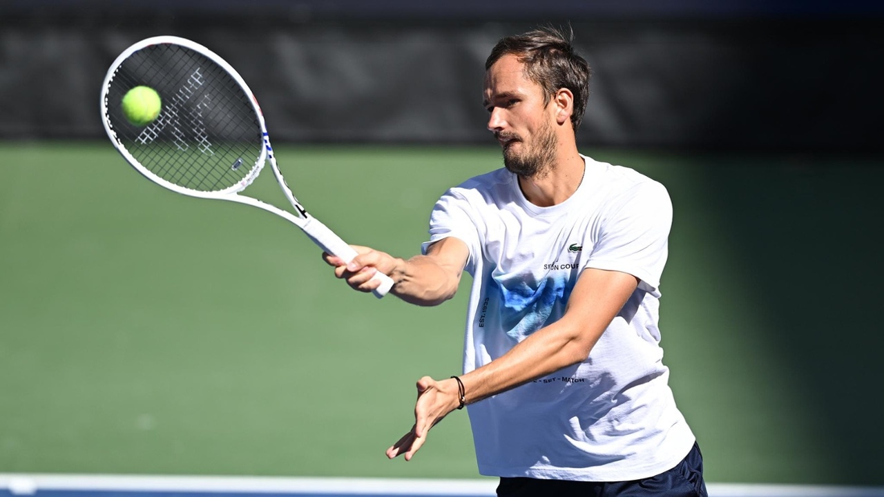 Best photos of Alcaraz, Djokovic, Sabalenka and more practicing at the ...