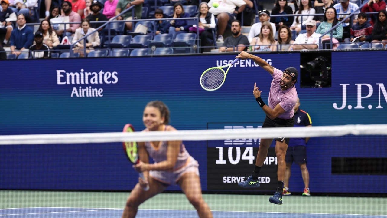 Carlos Alcaraz, Novak Djokovic, Iga Swiatek and more shine at Stars of ...