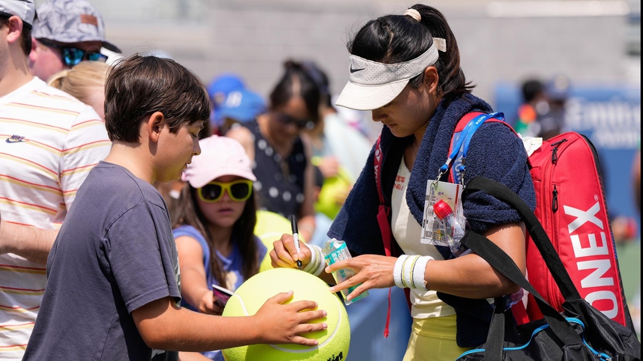 Wang Yafan reaches Round 2 at 2024 US Open after Maria Sakkari retires ...