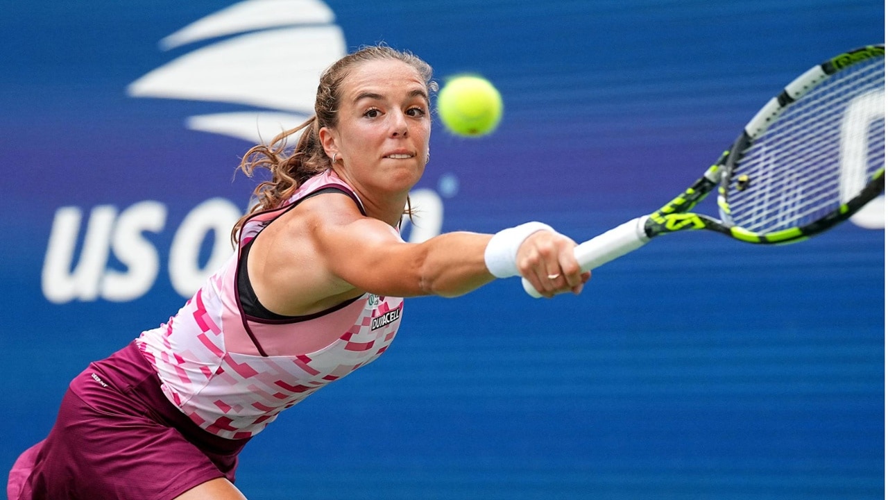 Best photos of Lucia Bronzetti vs. Aryna Sabalenka, 2024 US Open Round ...