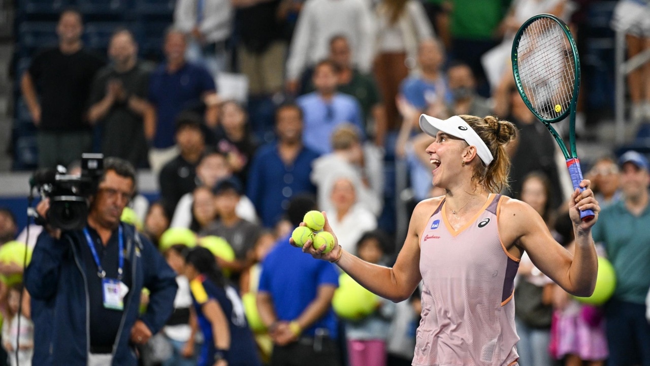 Best photos of Anna Kalinskaya vs. Beatriz Haddad Maia, 2024 US Open ...