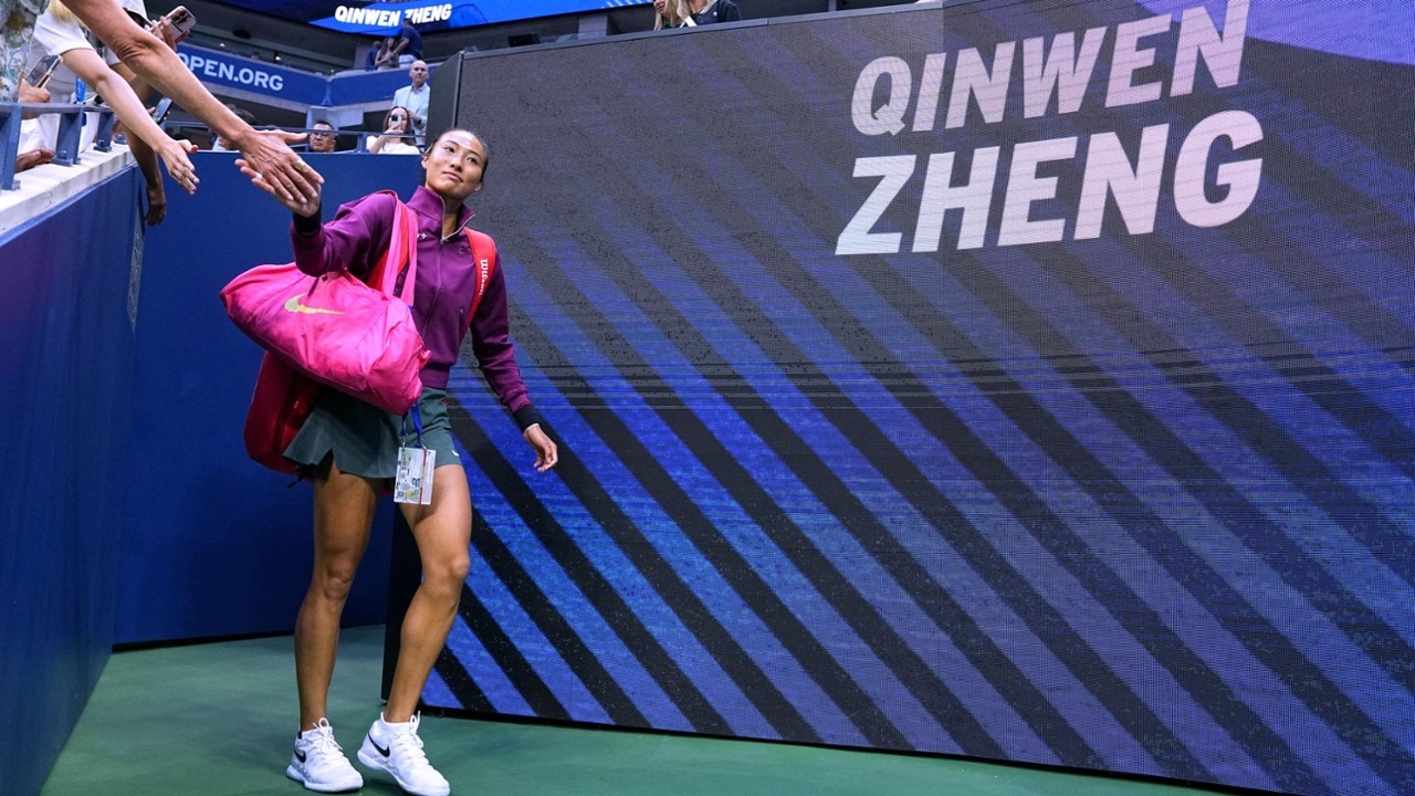 Best photos of Zheng Qinwen vs. Aryna Sabalenka, 2024 US Open quarterfinal | Official Site of ...