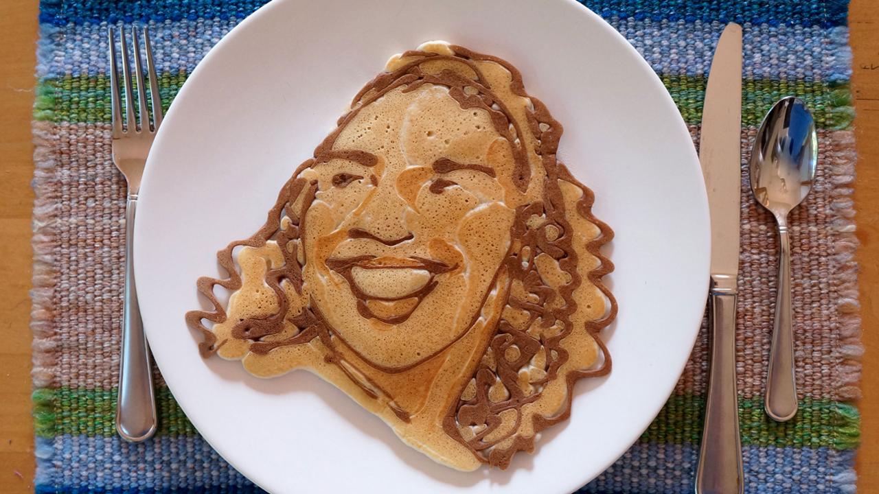 Flipping Pancake Artwork Talented Chef Makes Pancake Portraits