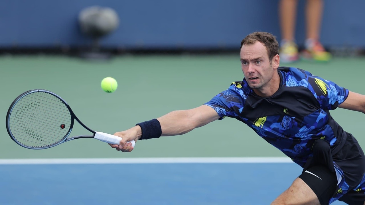 Matteo Arnaldi sweeps Roman Safiullin to reach Round 3 of 2024 US Open ...
