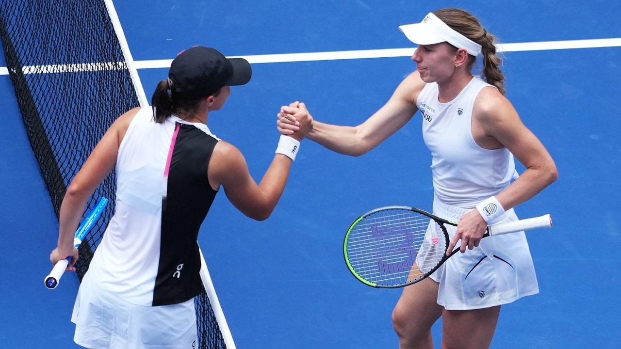 Iga Swiatek sails into quarterfinals at 2025 US Open dismissing ...